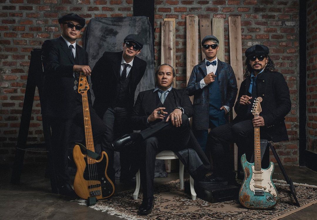 “Band Om Om” yang isinya Om Om Semua - POPERS,ID