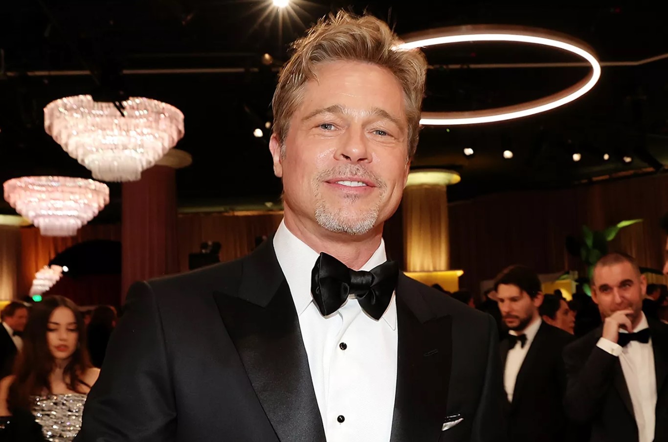 Brad Pitt Happy pacaran dengan Ines de Ramon - POPERS.ID
