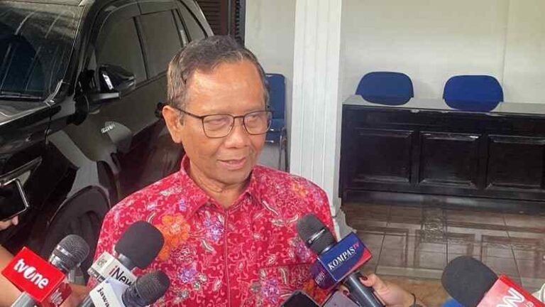 Mahfud MD Sentil KPK Soal Dugaan Markup Whoosh: “Kok Nyuruh Lapor, Harusnya Langsung Selidiki ...